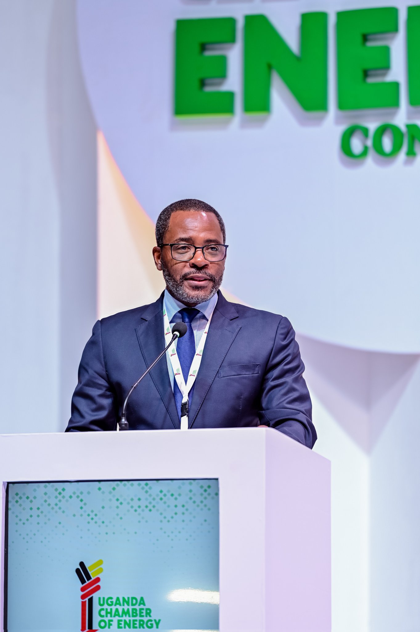 Mbaga Obiang Lima aboga por un modelo energético inclusivo en la ...